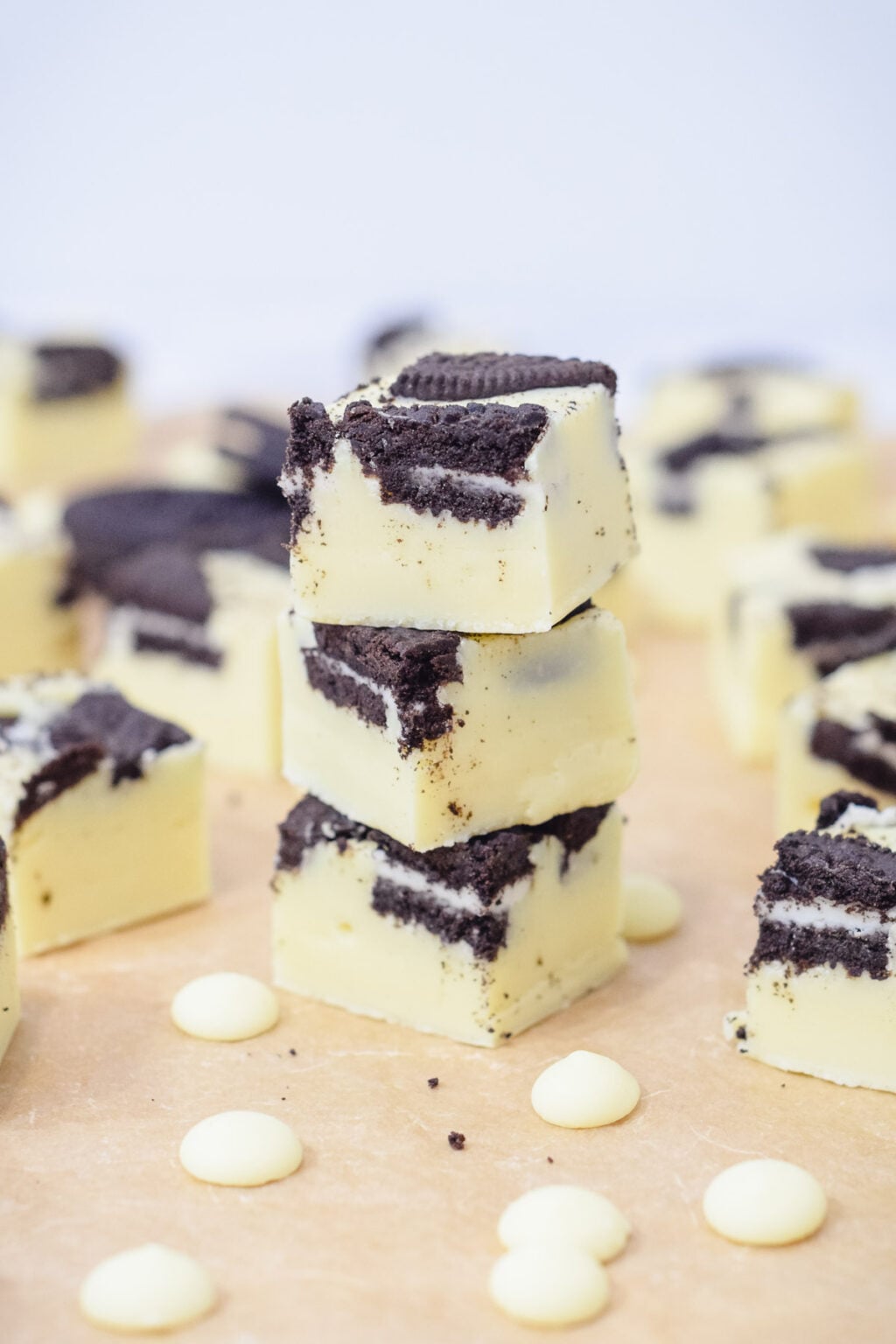 3-Ingredient Cookies and Cream Oreo Fudge - Sweet Mouth Joy
